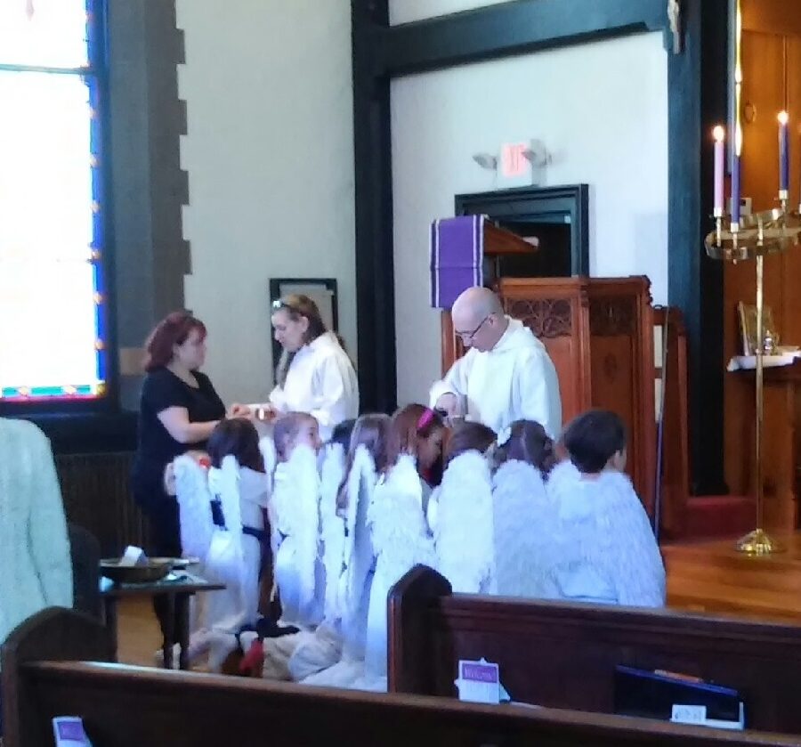 Family Worship | Holy Trinity Episcopal Church Southbridge, MA